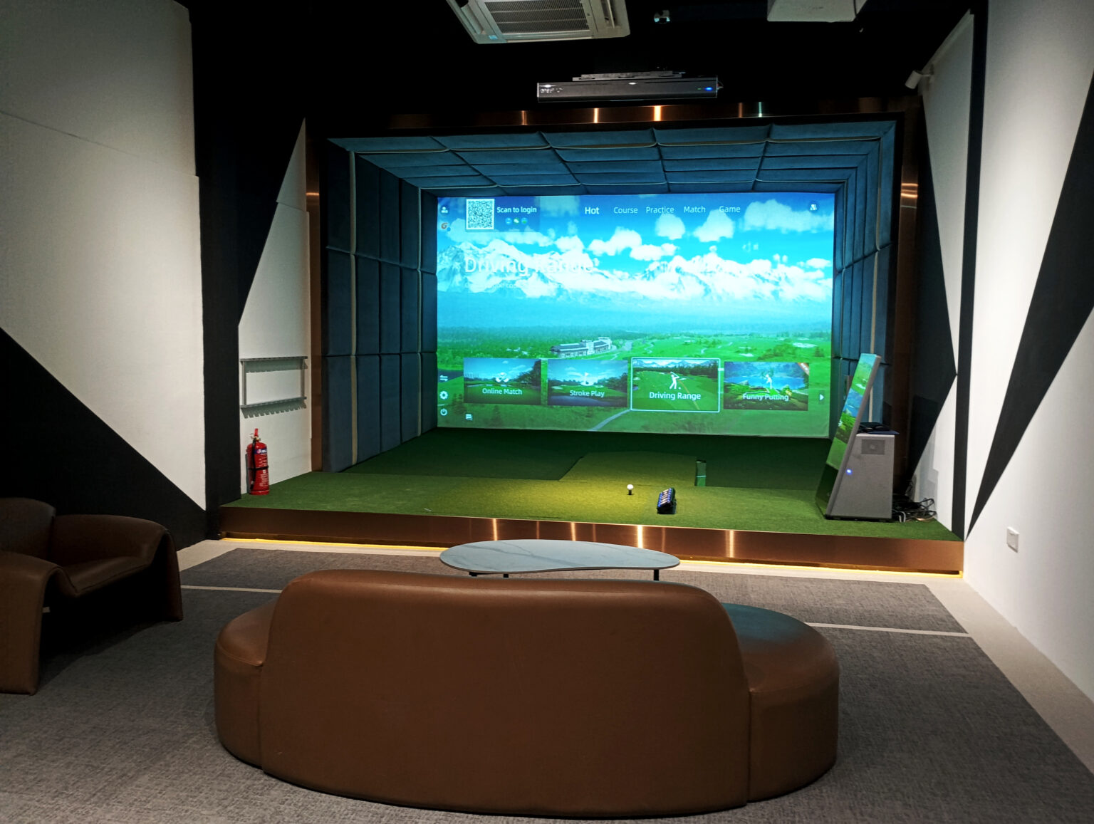 Indoor Golf Simulator in Singapore: Virtual Golf | clubFACE