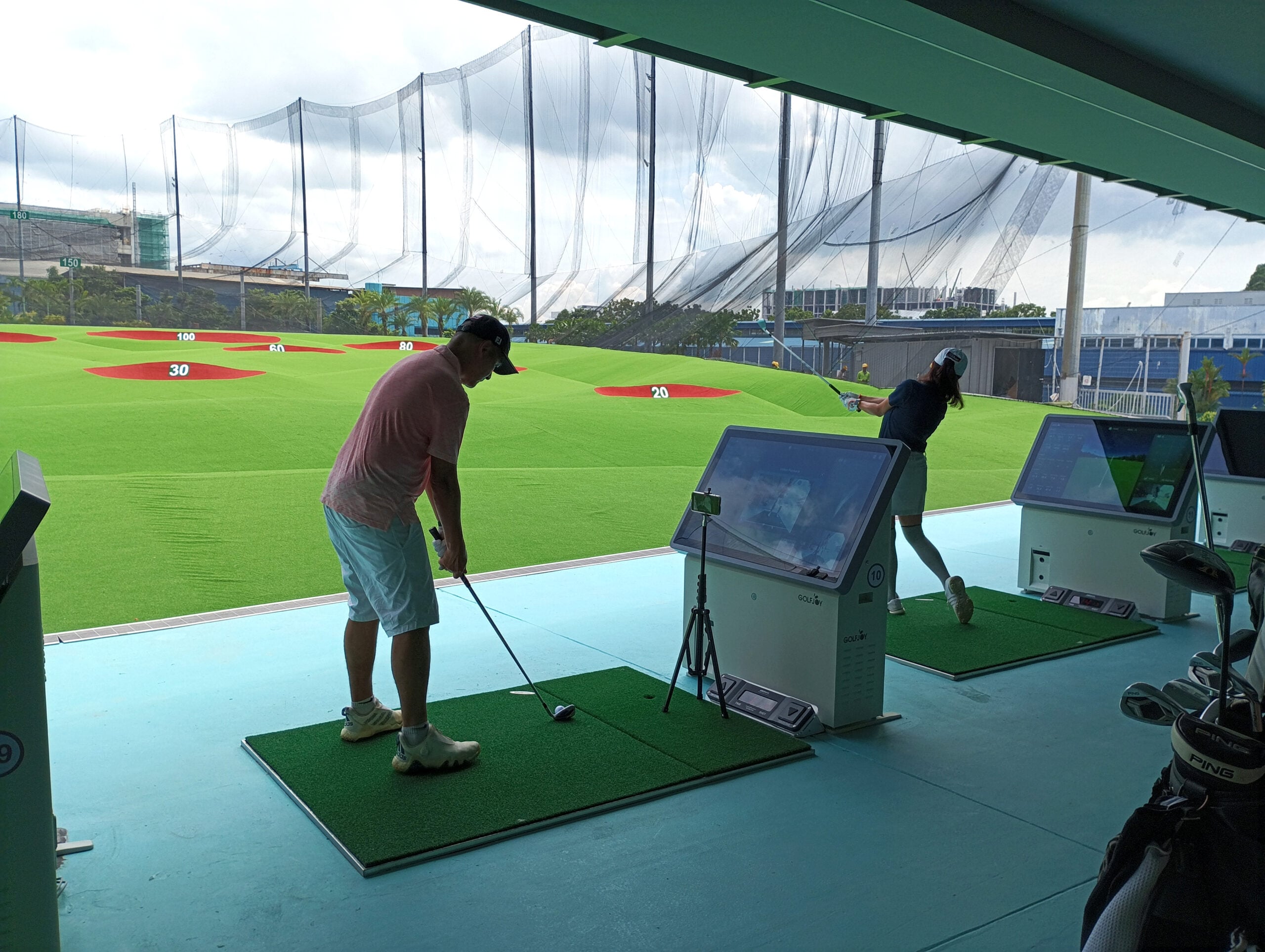 Public Golf Driving Range in Singapore | clubFACE